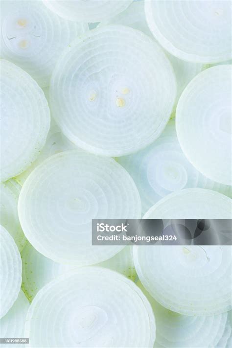 매크로 양파 질감 잘게 잘린 붉은 양파의 패턴 배경으로 빨간 양파 조각 질감 영양 배경 상단보기 단면도에 대한 스톡 사진 및 기타 이미지 Istock