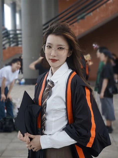 九大美院的“神仙学士服”设计！ 知乎