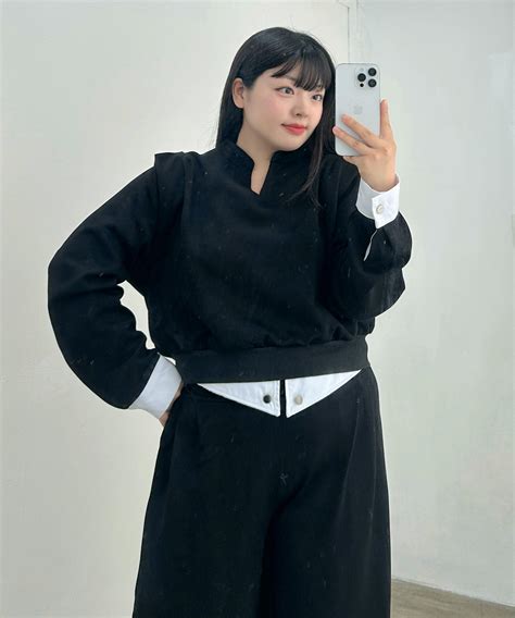 타이니모 빅사이즈체형보정 노아 배색 세미 크롭 맨투맨 하이웨스트 뒷 밴딩 슬랙스 팬츠 맨투맨 트레이닝 투피스세트