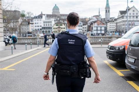 Swiss Police Officer Accused Of Darknet Arms Dealing Swi Swissinfoch