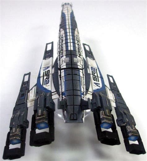 Mass Effect Ssv Normandy Sr 2 Ship Replica Gadgetsin Mass Effect Normandy Mass Effect Ships