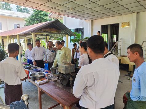 ဟင်္သာတခရိုင် အသေးစားစက်မှုလက်မှုလုပ်ငန်းဦးစီးဌာနမှ တစ်လုံးထိုး ဒီဇယ်အင်ဂျင်ပြုပြင်ထိန်းသိမ်းနည