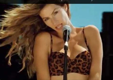 Gisele B Ndchen Cantora