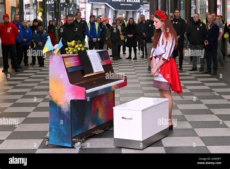 13 Year Old Ukrainian Refugee Alisa Bushuieva Plays The Ukrainian