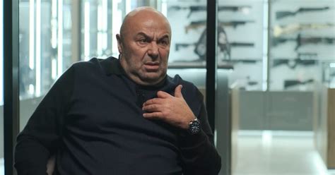 პუტინისტი ბიზნესმენი მიხეილ ხუბუტია ყოფილ მეგობარ ქალს სავარაუდოდ ნაჯახით თავს დაესხა ტაბულა