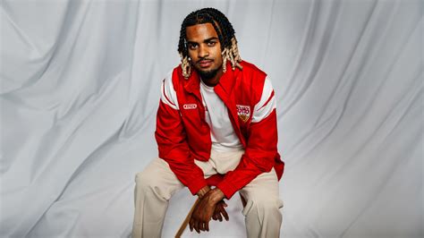 Vfb Stuttgart Vfb Verpflichtet Lorenz Assignon