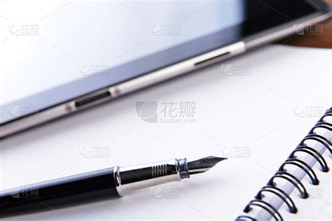 笔记本和笔