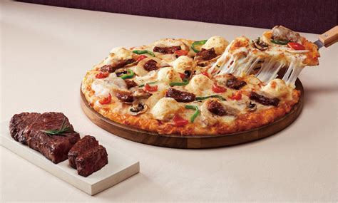 모두의 입맛 사로잡을 ‘k 쌈장 채끝 스테이크 피자… 연말 모임이 즐거워진다