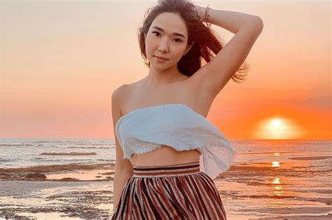 Seperti Tak Pakai Celana Penampilan Seksi Gisel Curi Perhatian Netizen Hingga Disebut Tak Punya