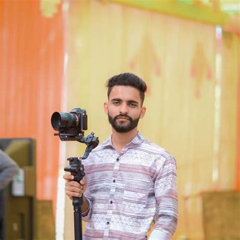 Praveen Dangi Praveen X0x0 • Threads Say More