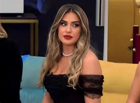 Vesa Smolica Appears In A Bikini This Is How She Shakes Her Buttocks On The Beach Ora Info