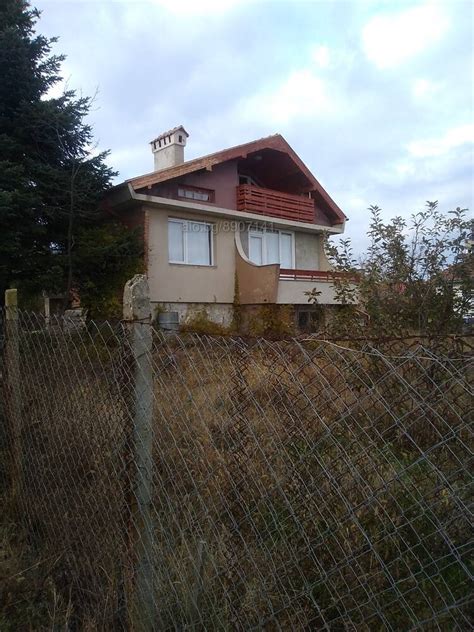 Вила под наем Едноетажна къща 80 кв м Необзаведена Къщи под наем м Боровец Варна Съст