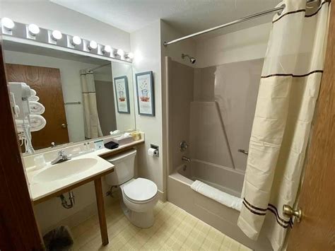 Downtown Inn Sister Bay Motel Reviews Photos Rate Comparison
