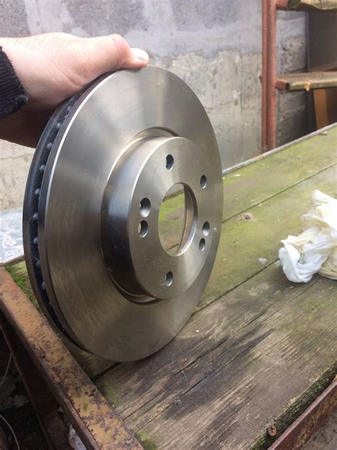 Замена передних тормозных дисков — KIA Ceed (1G), 1,6 л, 2009 года ...