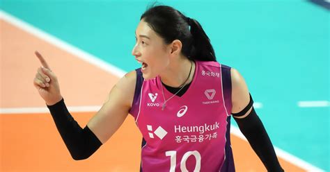 김연경의 금자탑 흥국생명 14연승 질주…한국 배구 역사를 새로 쓰다 종합