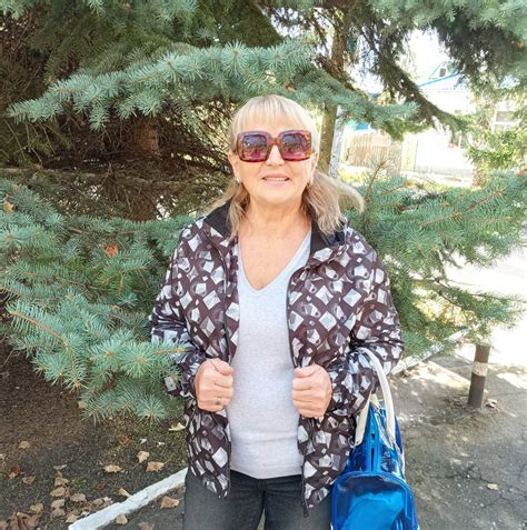 Викладачка театральної майстерності та будівельник хто керує у