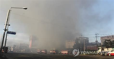부산 사상구 신발공장 화재일대 연기가득