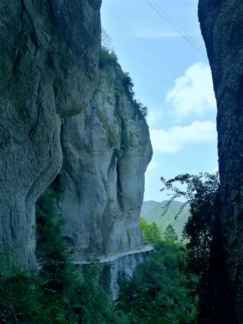 紧急通知 天台寒明岩景区 十里铁甲龙 建设工地禁止进入游览 游客 市民 旅游