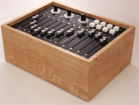 DIY Wavetable Synthesizer With Tangible Waveshape Control