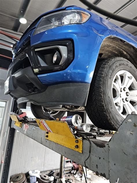 쉐보레 콜로라도 브레이크액 브레이크오일 엔진오일 데후오일 4륜오일 디퍼런셜 오일 소모품 경정비 수리 교체 교환 기가모터스 네이버 블로그