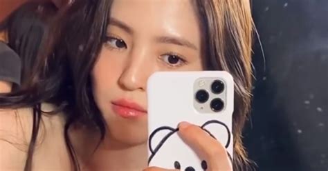 한소희 셀카 찍을 땐 이런 모습 영상으로 보니 더 美친 미모