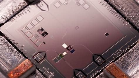 Google Quantum Computer Is So Fast It S Scary GIANT FREAKIN ROBOT