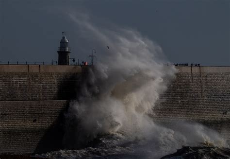 Storm Bert Disrupts Travel And Cuts Power Across Uk And Ireland Reuters