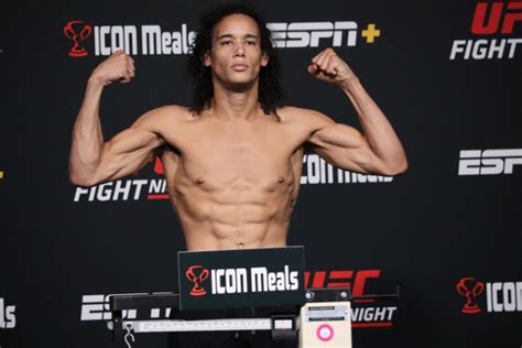 Bryan Battle Steps In Against Rinat Fakhretdinov At Ufc Vegas 66