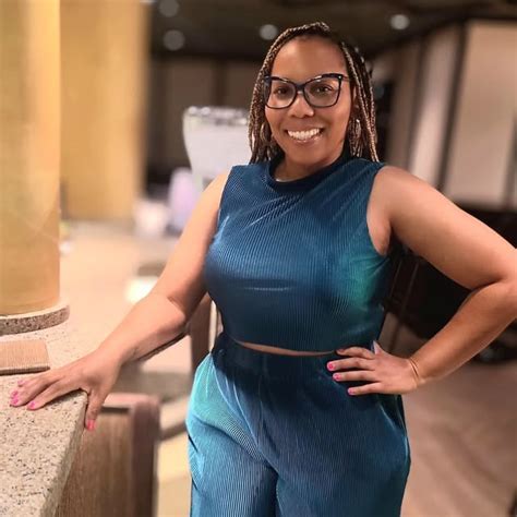 Kee Prettypearlkenia • Threads Say More