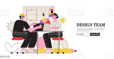 랩톱에서 작업하는 웹 디자인 스튜디오 또는 팀이 새로운 프로젝트 시각화에 대해 논의합니다 웹 디자인 스튜디오 작업 또는 경력 및 과정을 위한 크리에이티브 또는 교육 프로세스