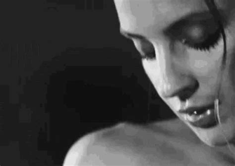 Who Is This Girl Melena A Melena Maria Rya 1637207 ›