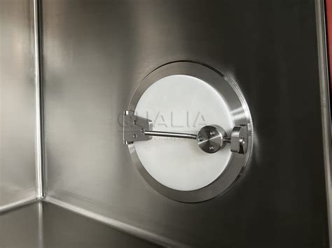 Oeb4 Oeb5 Isolator Biosafe Tech By Qualia