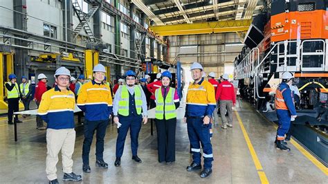 ЭТТ АНУ д үйлдвэрлэгдсэн 6 шинэ зүтгүүрийг тээвэрлэлтэд нэвтрүүллээ