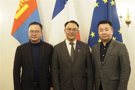 Бүгд Найрамдах Франц Улсын “Эрдмийн дал мод” одонгоор дэд… Монгол Улсын Их Сургууль