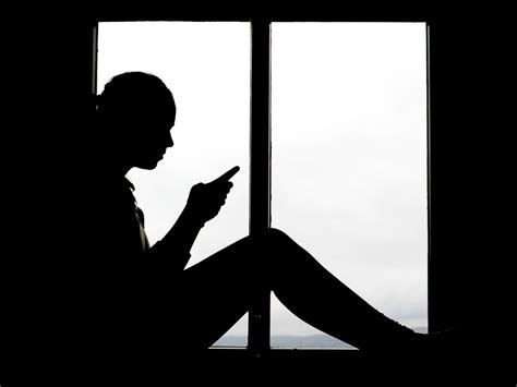 Jury In Trial Of Celebrity Accused Of Sex Acts With Girl Asks Judge To Read Back Evidence