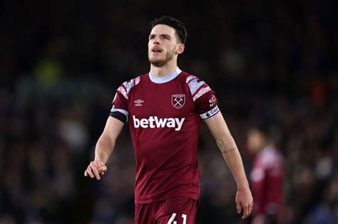 Hasnt Made Up His Mind Chelsea Handed 75m Transfer Boost As