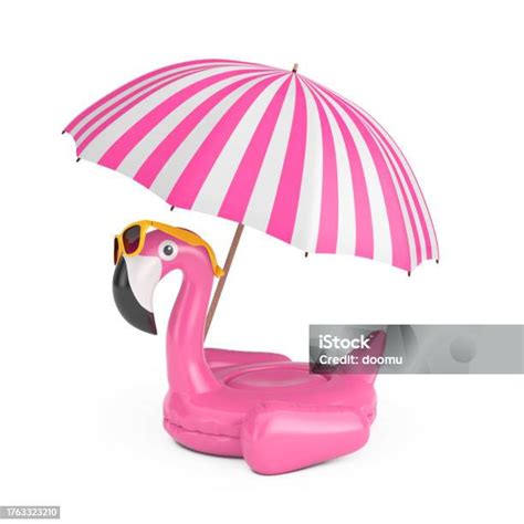 여름 수영장 Inflantable 고무 핑크 플라밍고 장난감 선글라스와 비치 파라솔 3d 렌더링 3차원 형태에 대한 스톡 사진