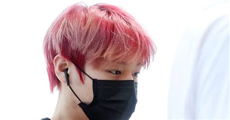 워너원 박지훈 마스크와 귀마개를 동시에