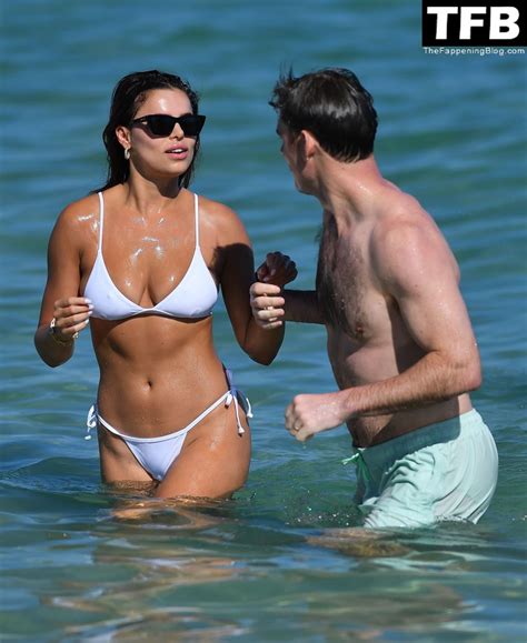 Brooks Nader Shows Off Her Sexy Body On The Beach In Miami Photos Pinayflixx Mega Leaks