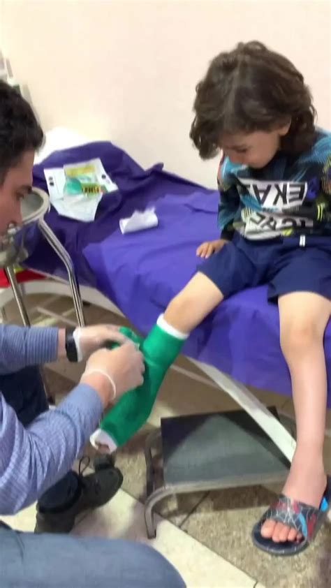 کلیپ بامزه پسر بچه، گناه دارم من بچه ام