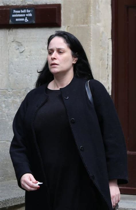 Ryley Cruz Conwoman Who Pretended To Be Wonderbra Model Jailed For