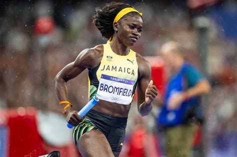 Noah Lyles Gives Girlfriend Junelle Bromfield The Flowers She Deserves