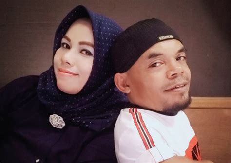 Mengenal Rina Angelina Istri Ucok Baba Yang Setia Selama 22 Tahun Pernikahan Okezone Celebrity