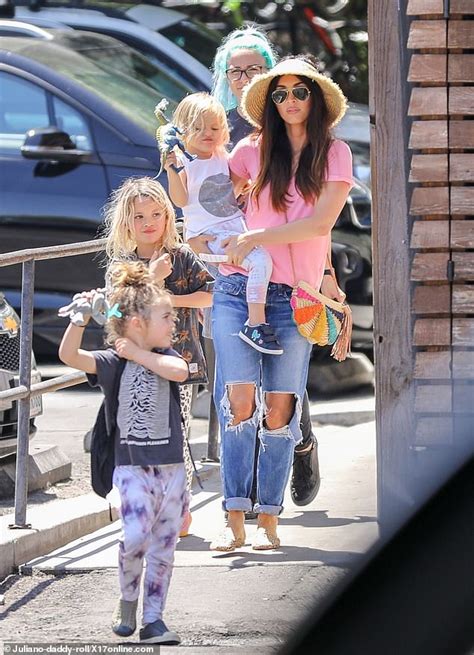 Megan Fox Is California Cool In Straw Sun Hat And Shades On Mothers