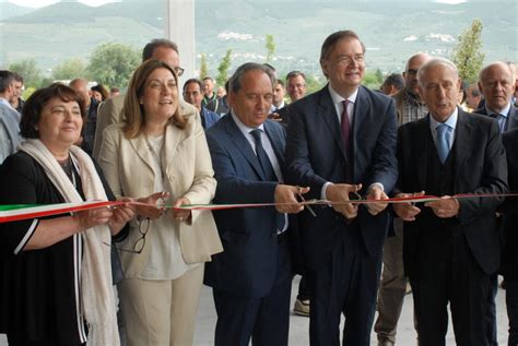 Taglio Del Nastro Asja