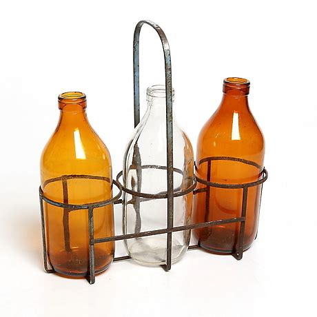 FlaskstÄll Med MjÖlkflaskor 7 St Glas Och Metall 1900 Talets Första Hälft Glas Övrigt