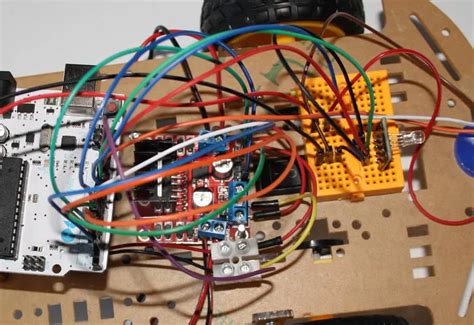 tic para innovar en educación robot esquiva obstáculos con arduino y
