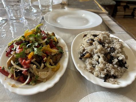 Golden Lion ოქროს ლომი Sighnaghi Restaurant Happycow