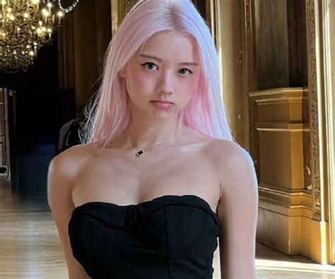 Vyvan Le Bio Age Family Life