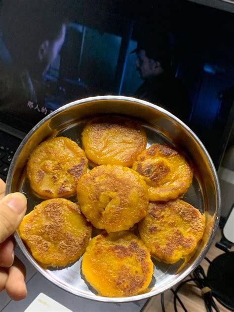 【宿舍南瓜饼的做法步骤图，宿舍南瓜饼怎么做好吃】bubles下厨房